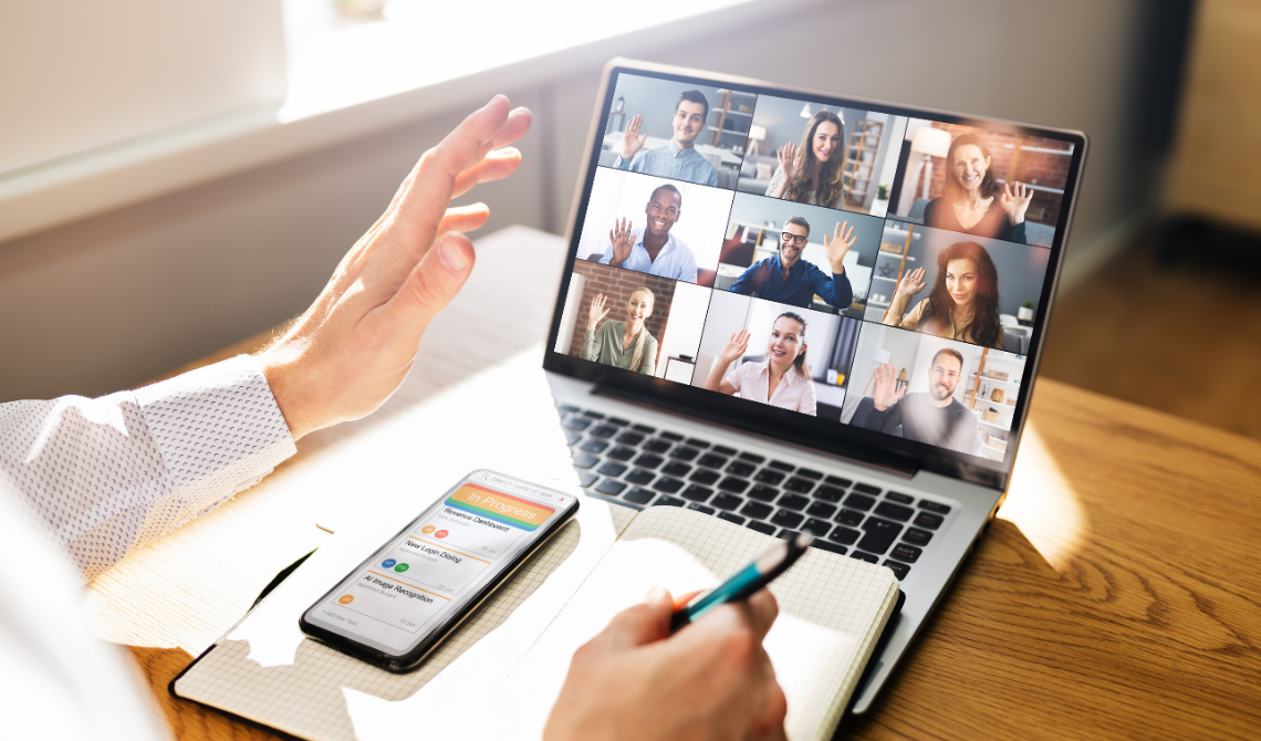 The 7 biggest differences between online learning vs classroom learning ...